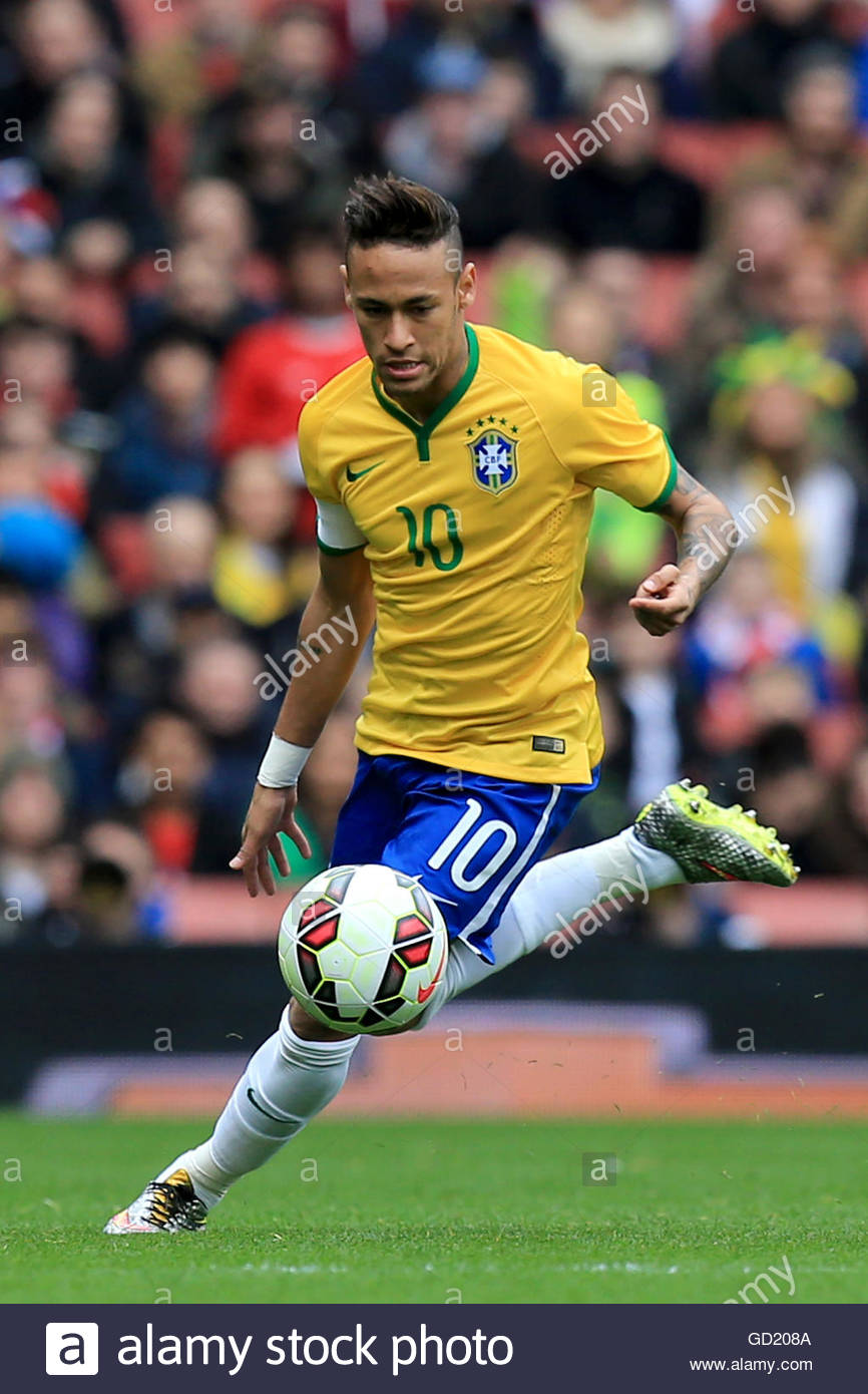 Neymar Brazil Stock Photos & Neymar Brazil Stock Images - Alamy