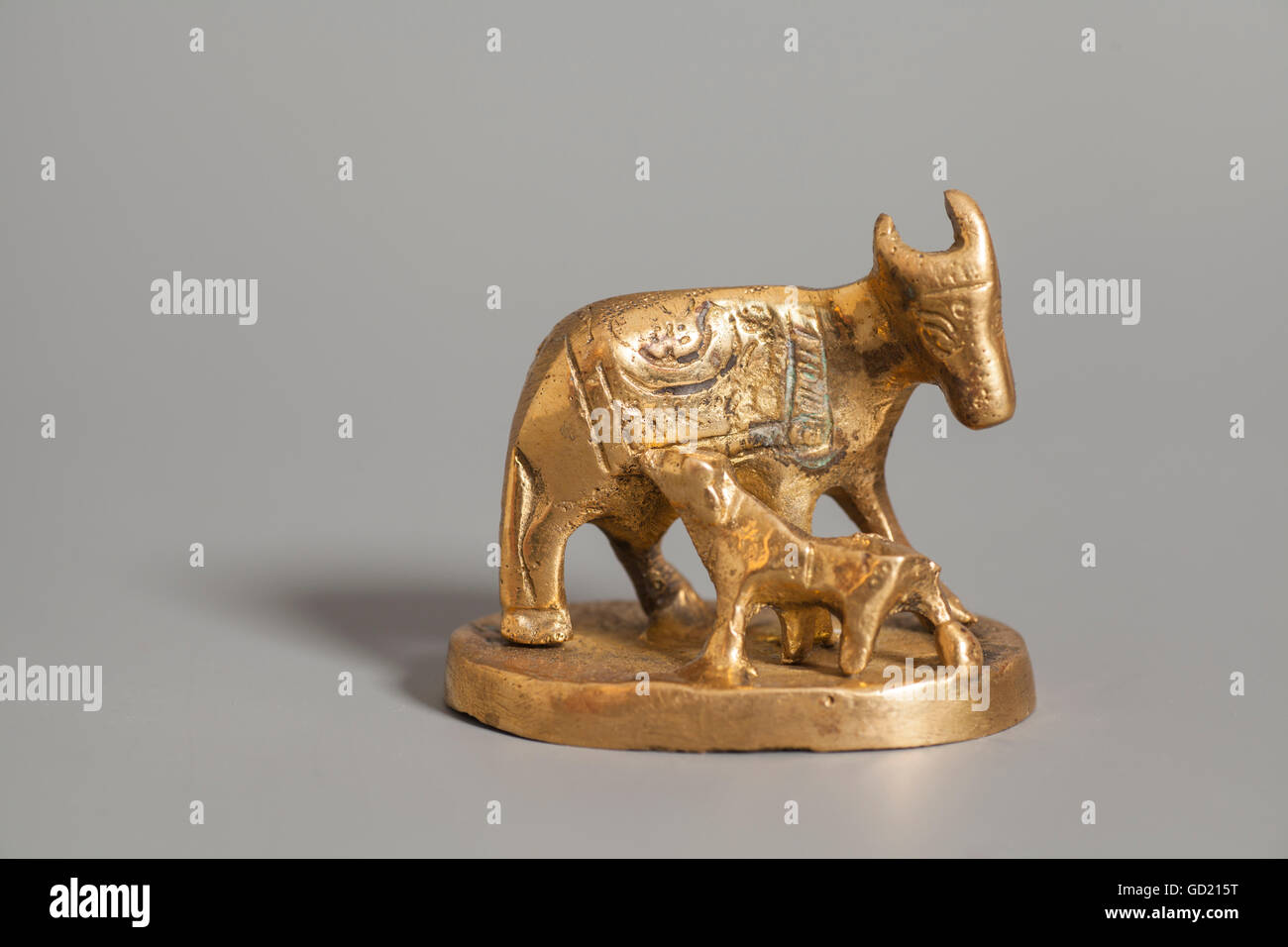 Gold cow and calf hi-res stock photography and images - Alamy