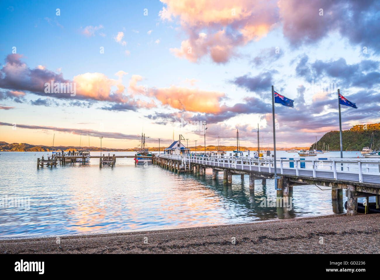Sunset russell bay islands new hi-res stock photography and images - Alamy
