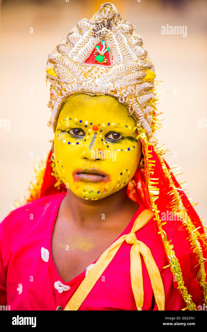Indian girl at pushkar fair hi-res stock photography and images - Alamy