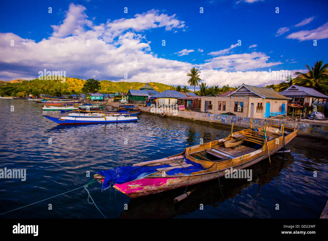 Indonesian fishing boat hi-res stock photography and images - Alamy