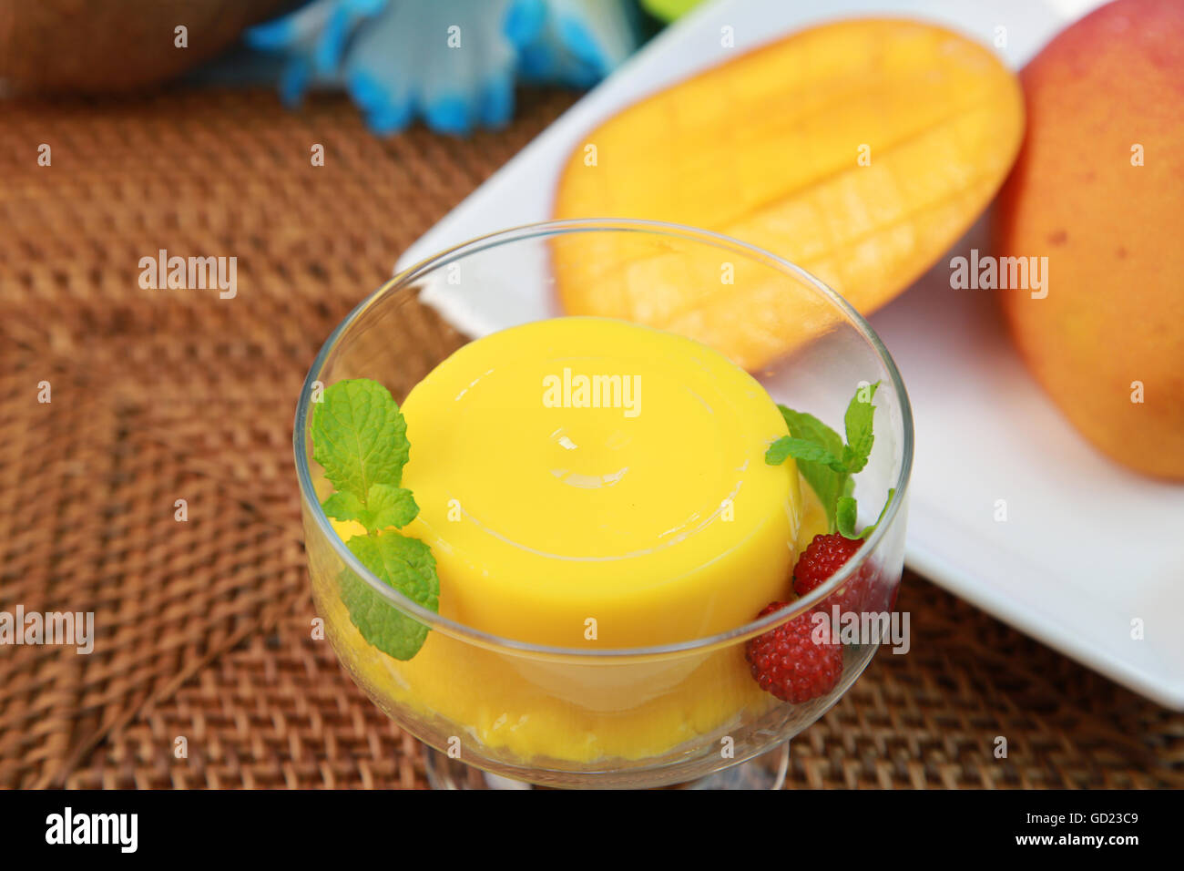 Mango pudding hi-res stock photography and images - Alamy