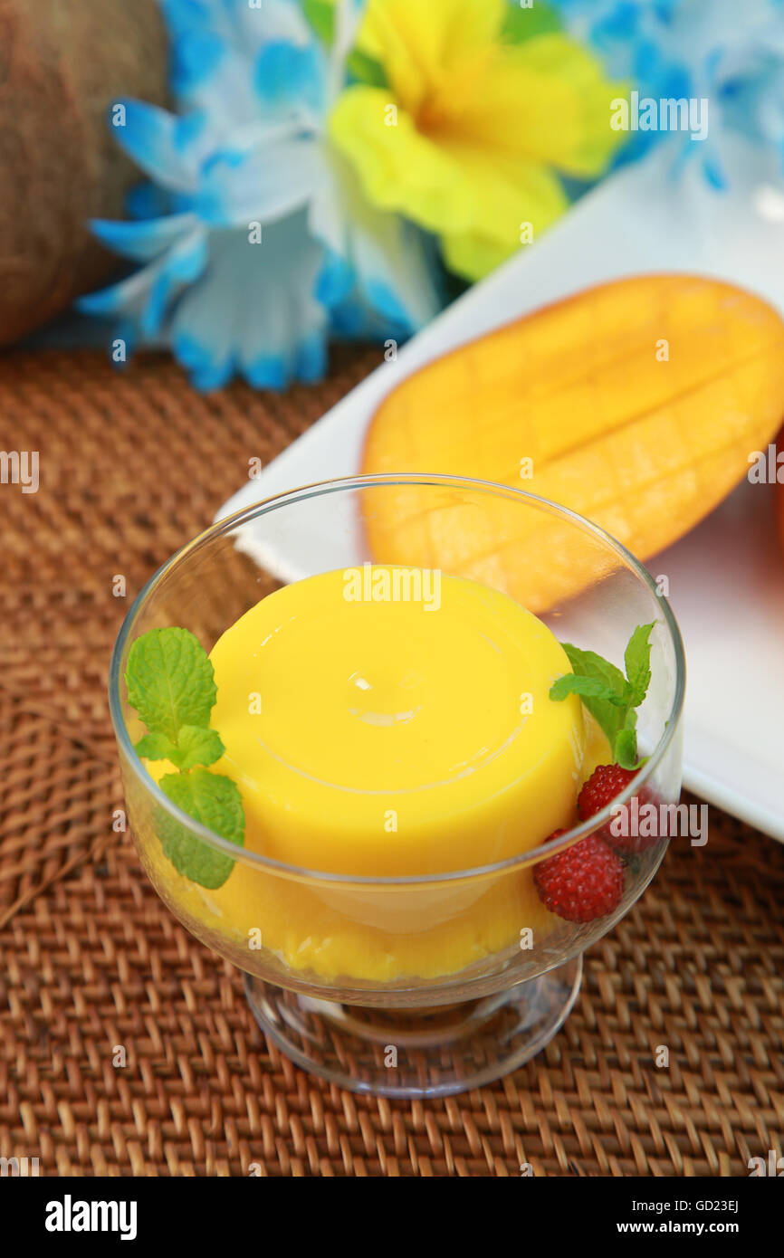 Mango pudding hi-res stock photography and images - Alamy
