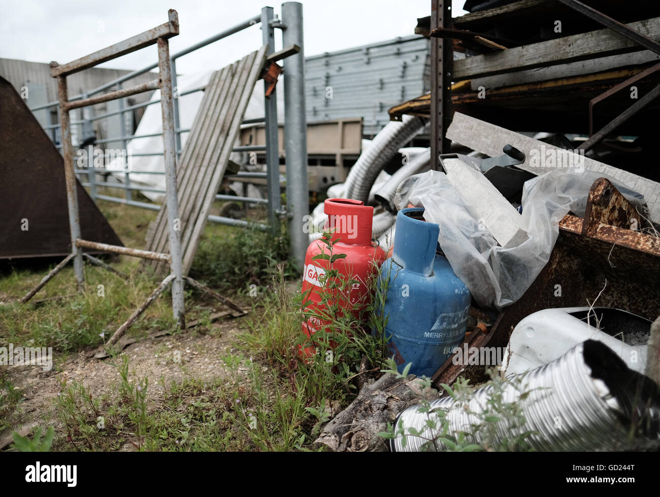 Carrying a gas cylinder hi-res stock photography and images - Alamy