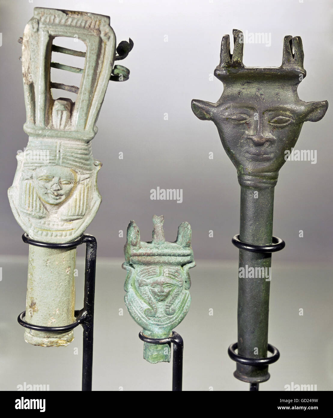 fine arts, ancient world, Egypt, sculpture, sistrums, New Kingdom ...