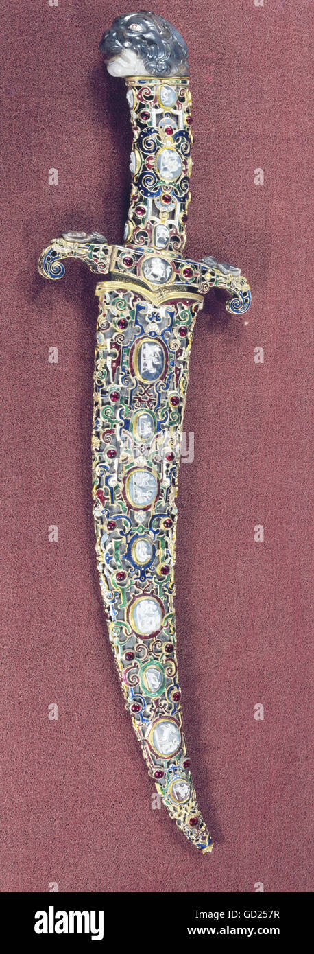 Lion dagger hi-res stock photography and images - Alamy