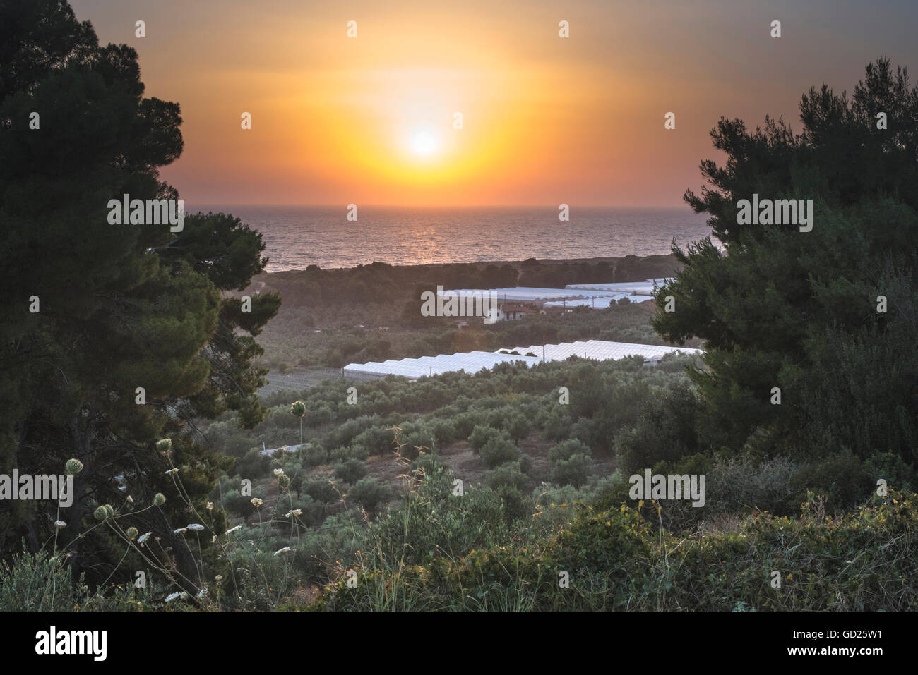 Kalamata sea hi-res stock photography and images - Alamy