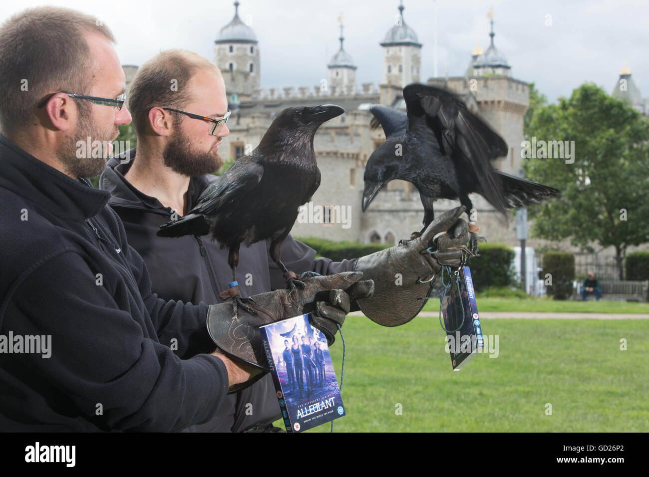 EDITORIAL USE ONLY (Left to right) Joe Currie and Sam Lomas with Ravens ...