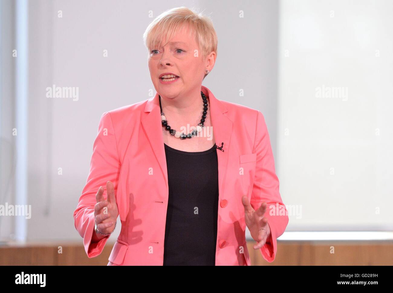 Angela eagle launches hi-res stock photography and images - Alamy