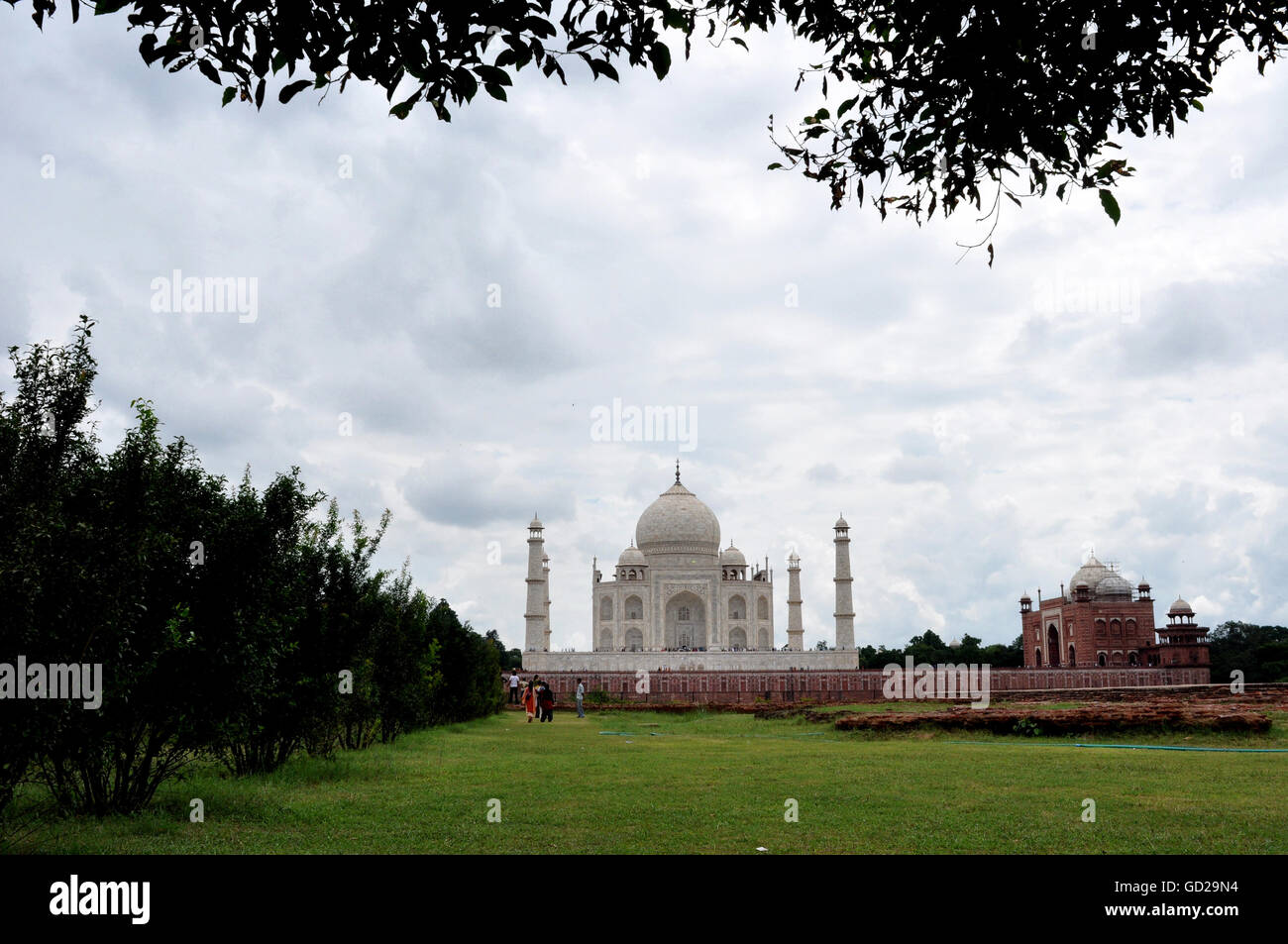 The Taj Mahal is a white marble mausoleum in Agra, built by Mughal ...