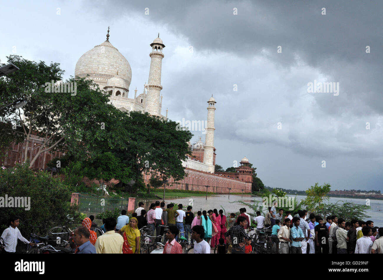 The Taj Mahal is a white marble mausoleum in Agra, built by Mughal ...