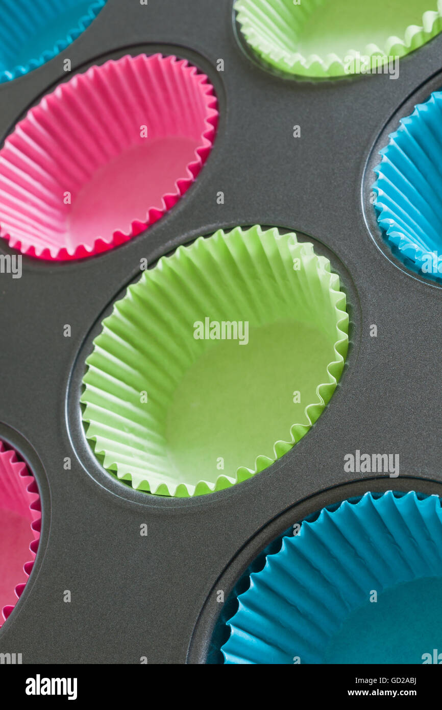 Paper cases hi-res stock photography and images - Alamy