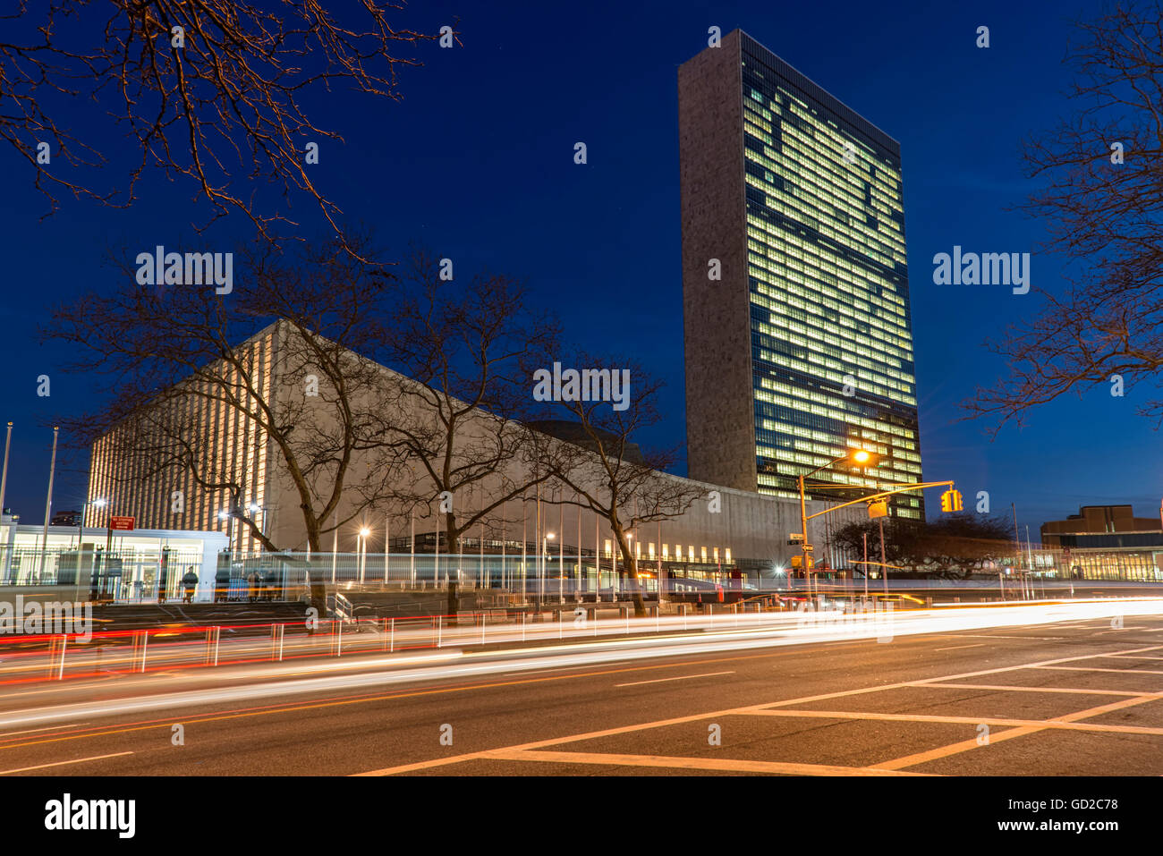 United nations building urban scene us hi-res stock photography and ...