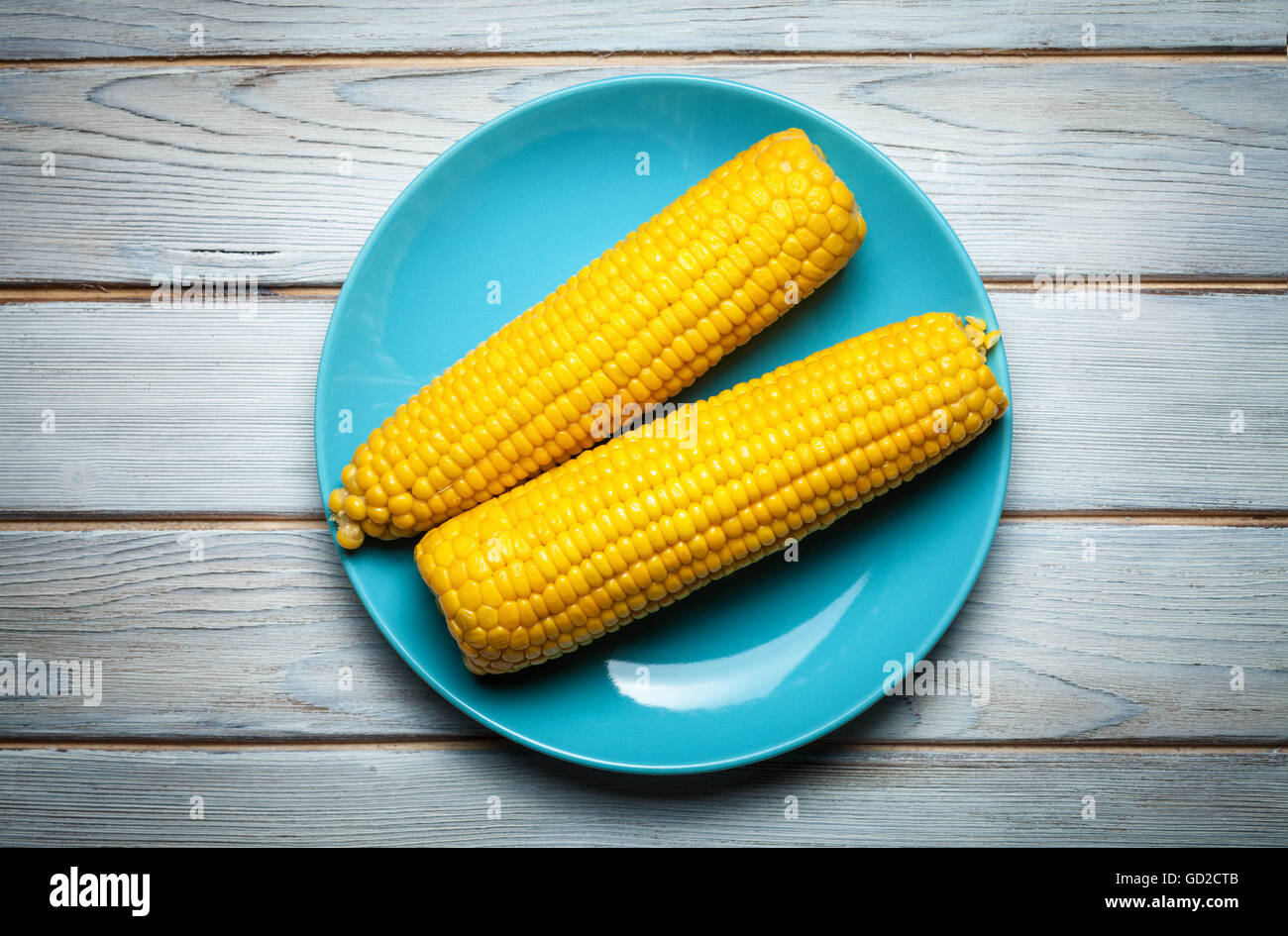 Fresh sweetcorn cob blue hi-res stock photography and images - Alamy