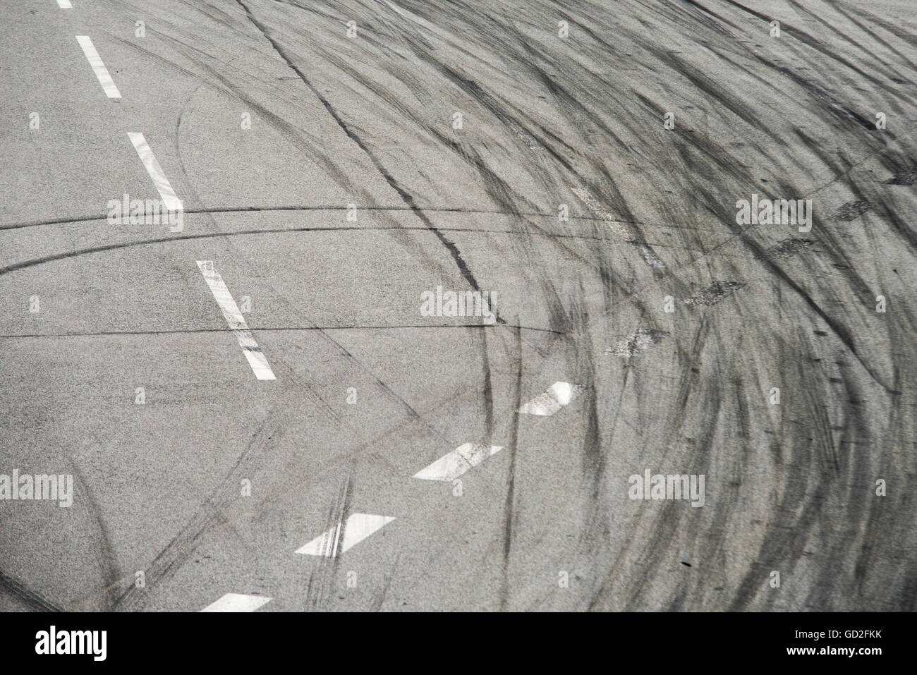Tyre burnout marks on asphalt hi-res stock photography and images - Alamy