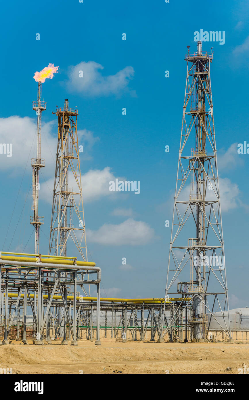 Crude oil distillation process hi-res stock photography and images - Alamy