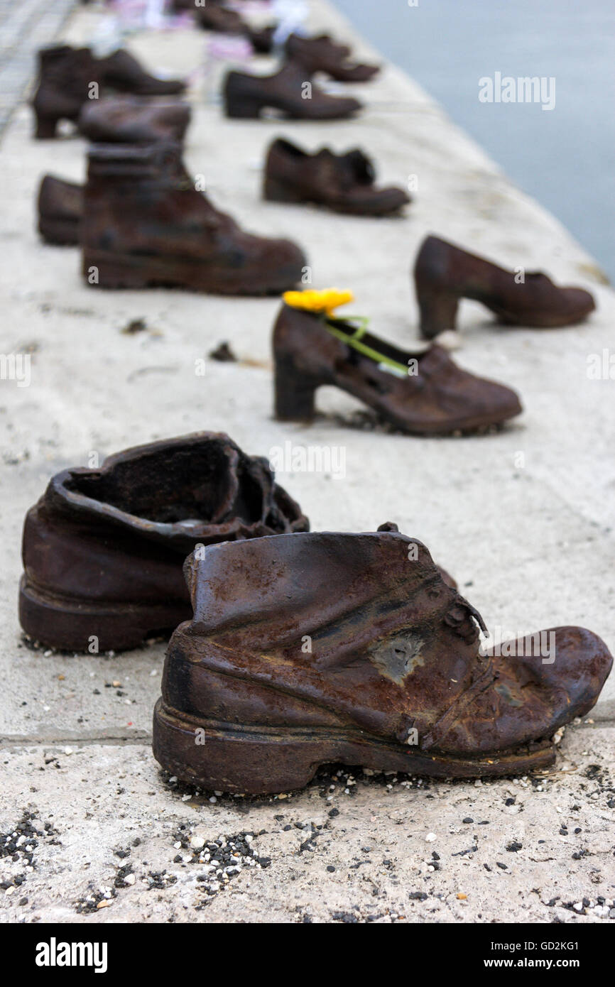 Shoes on the Danube Promenade in Budapest - memorial to the victims of ...