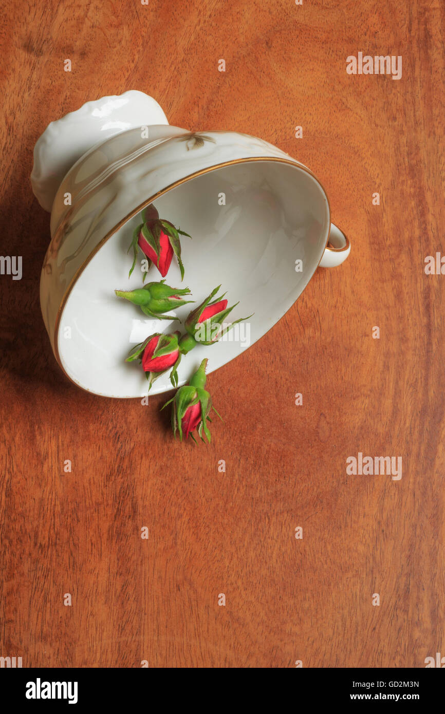 Tea spilling hi-res stock photography and images - Alamy