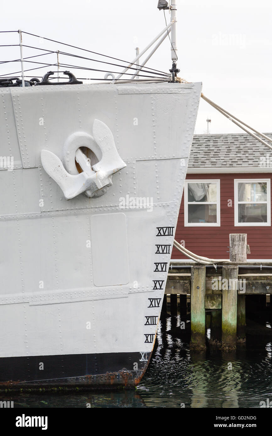 Mark on ship hull hi-res stock photography and images - Alamy