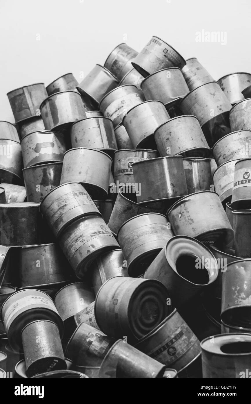 Empty containers hi-res stock photography and images - Alamy