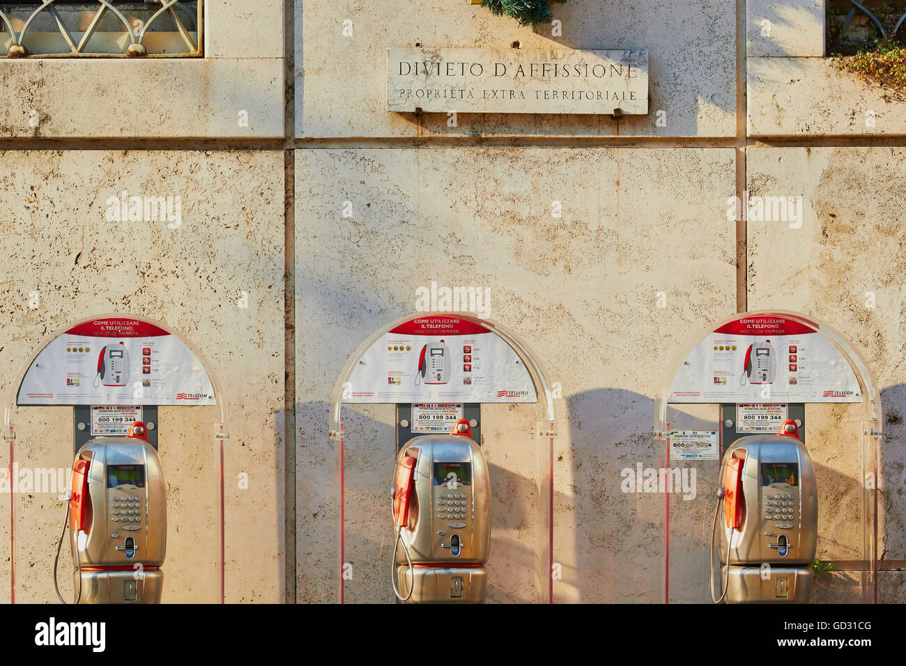 Coin operated public phone box hi-res stock photography and images - Alamy
