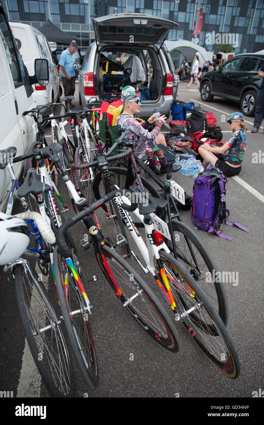 Bikes and girls at the Red Hook Criterium London 2016 Cycling Crit ...