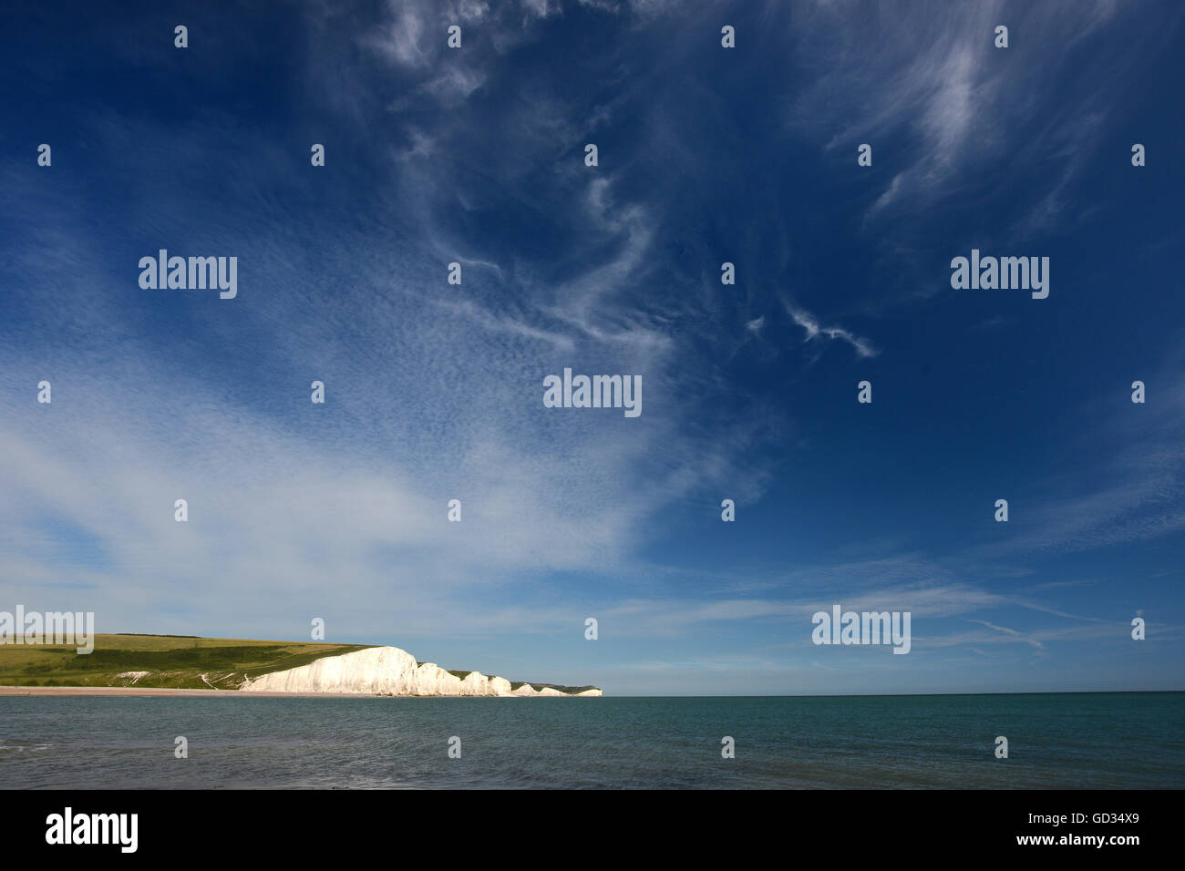 The iconic view of the English coast, Seven Sisters chalk cliffs, East ...