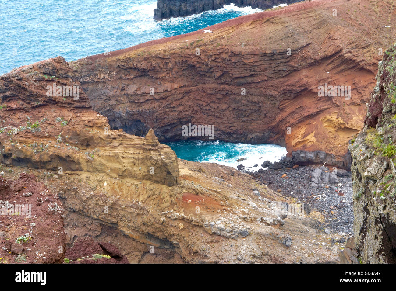 red rocks forming a circle, the sea in the middle Stock Photo - Alamy