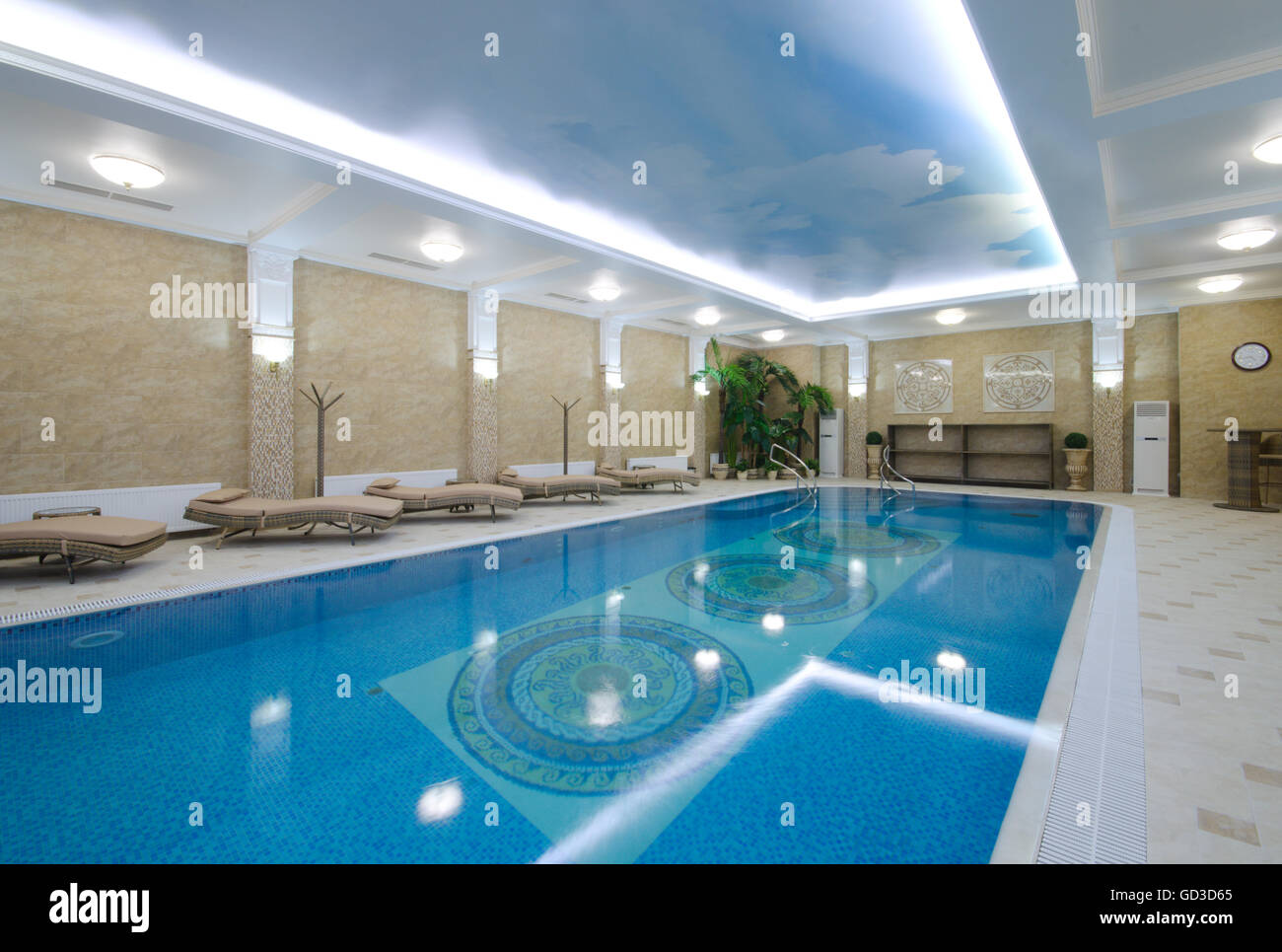 pool in the spa salon Stock Photo - Alamy