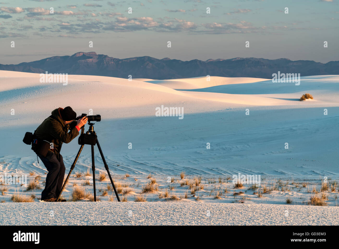 Photographer in desert Stock Photo - Alamy
