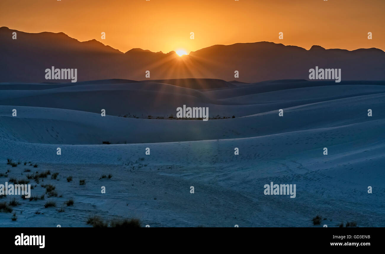 Desert sunset hi-res stock photography and images - Alamy