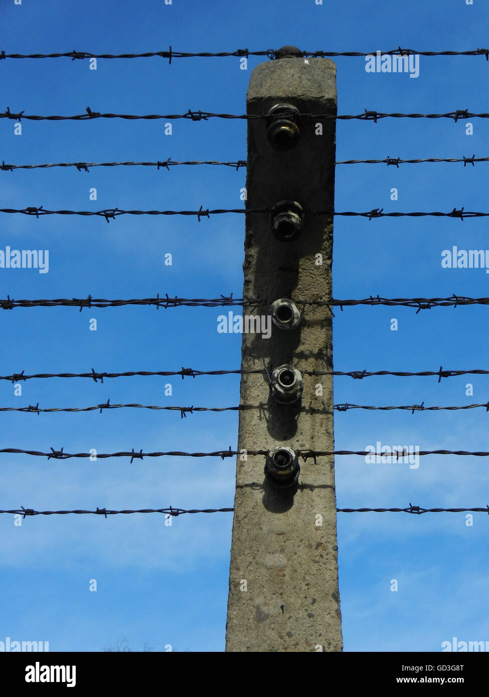 Auschwitz electrified wire fence hi-res stock photography and images ...