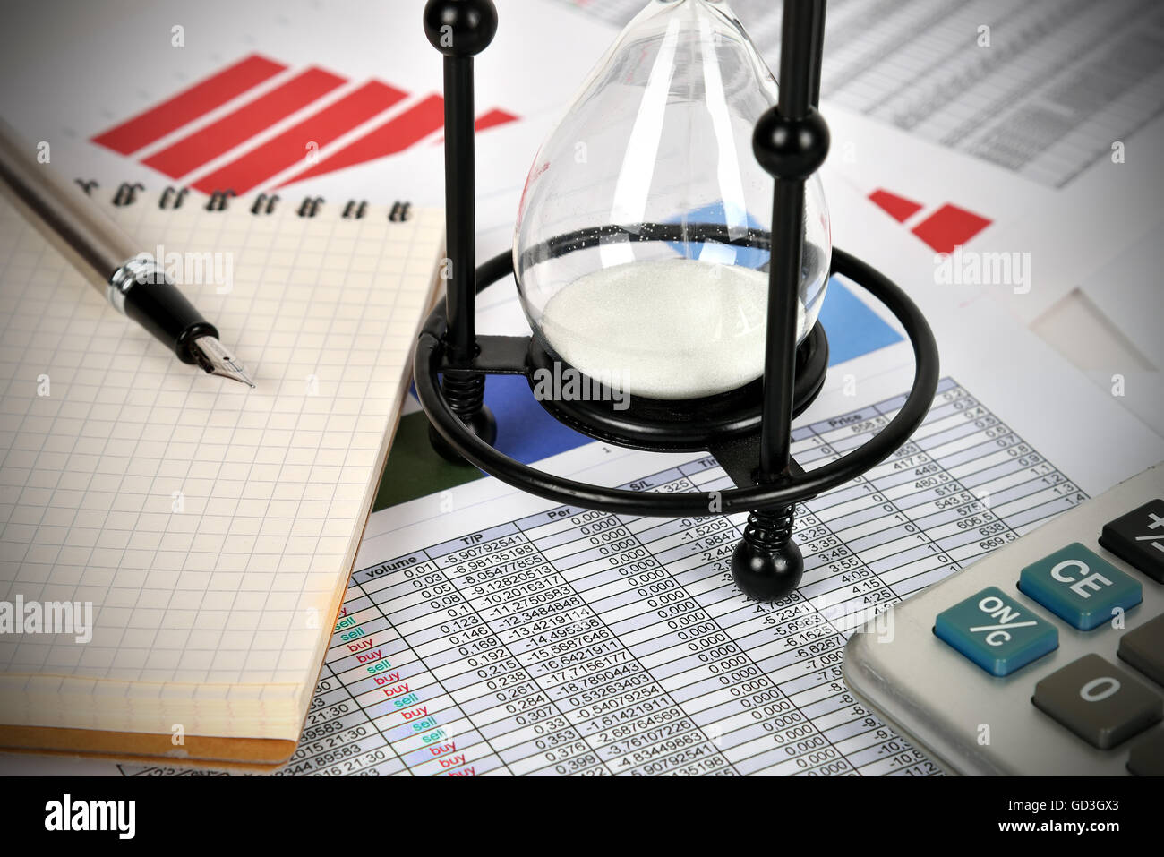 Business table chart hi-res stock photography and images - Alamy