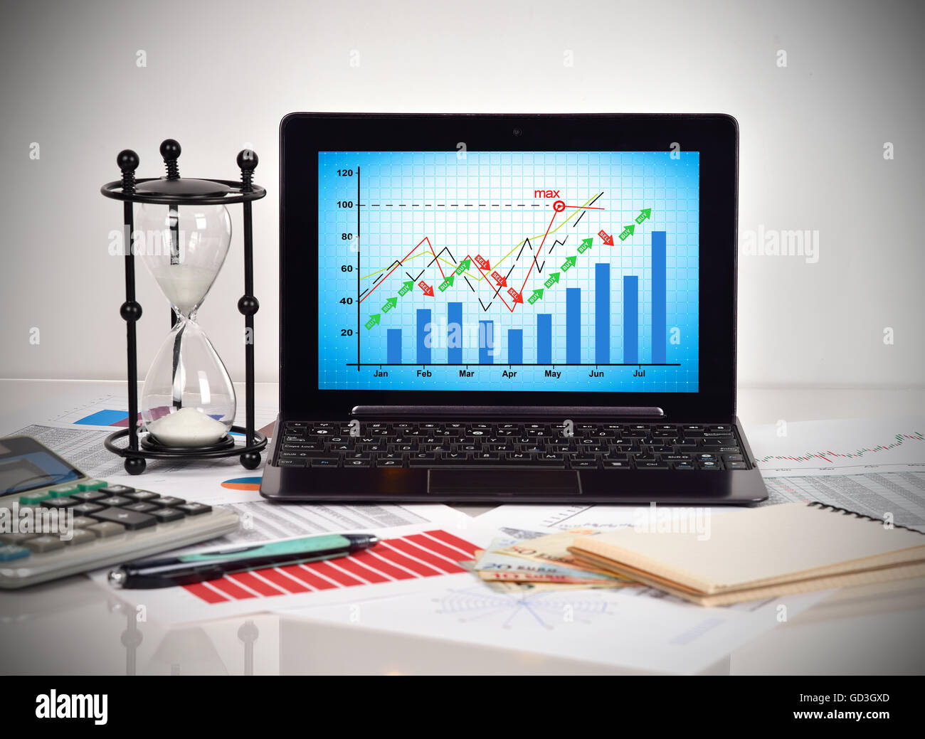 Infographic financial charts hi-res stock photography and images - Alamy