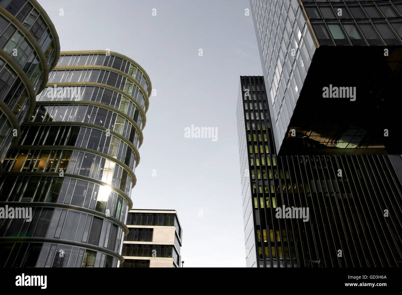 Round and square architecture, architecture styles in the Medienhafen ...