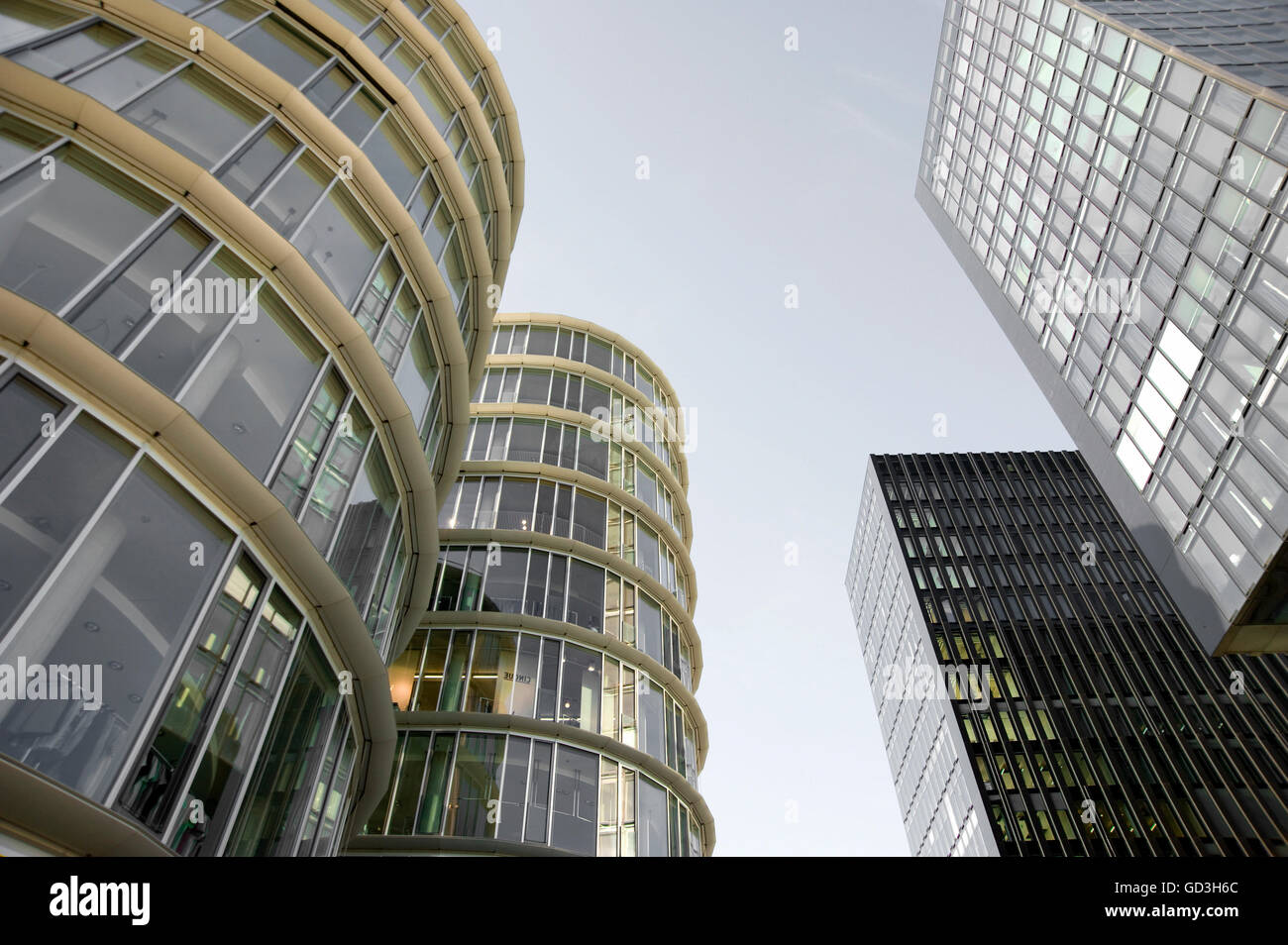 Round and square architecture, architecture styles in the Medienhafen ...