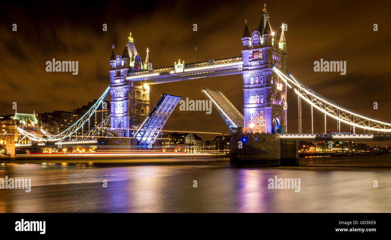 Tower bridge landscape hi-res stock photography and images - Alamy