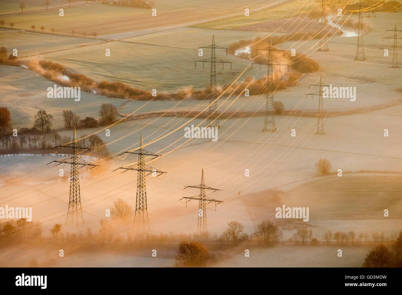 Overhead lines hi-res stock photography and images - Alamy