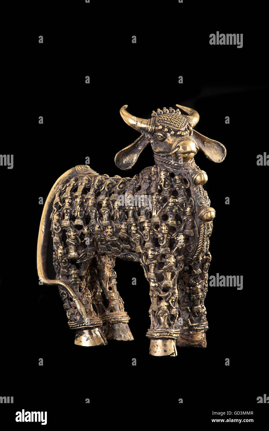 Bull sculptures hi-res stock photography and images - Alamy