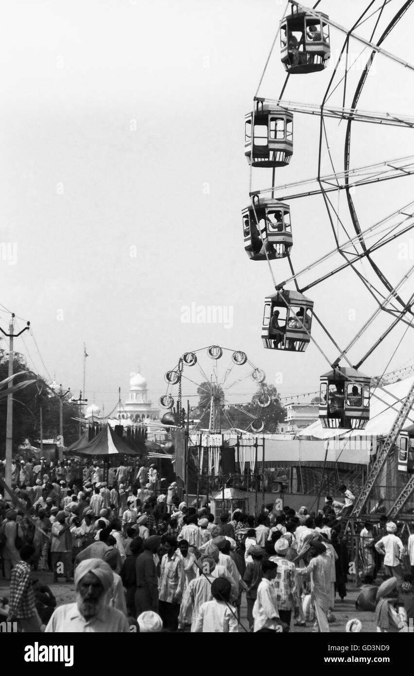Indian fair rides hi-res stock photography and images - Alamy