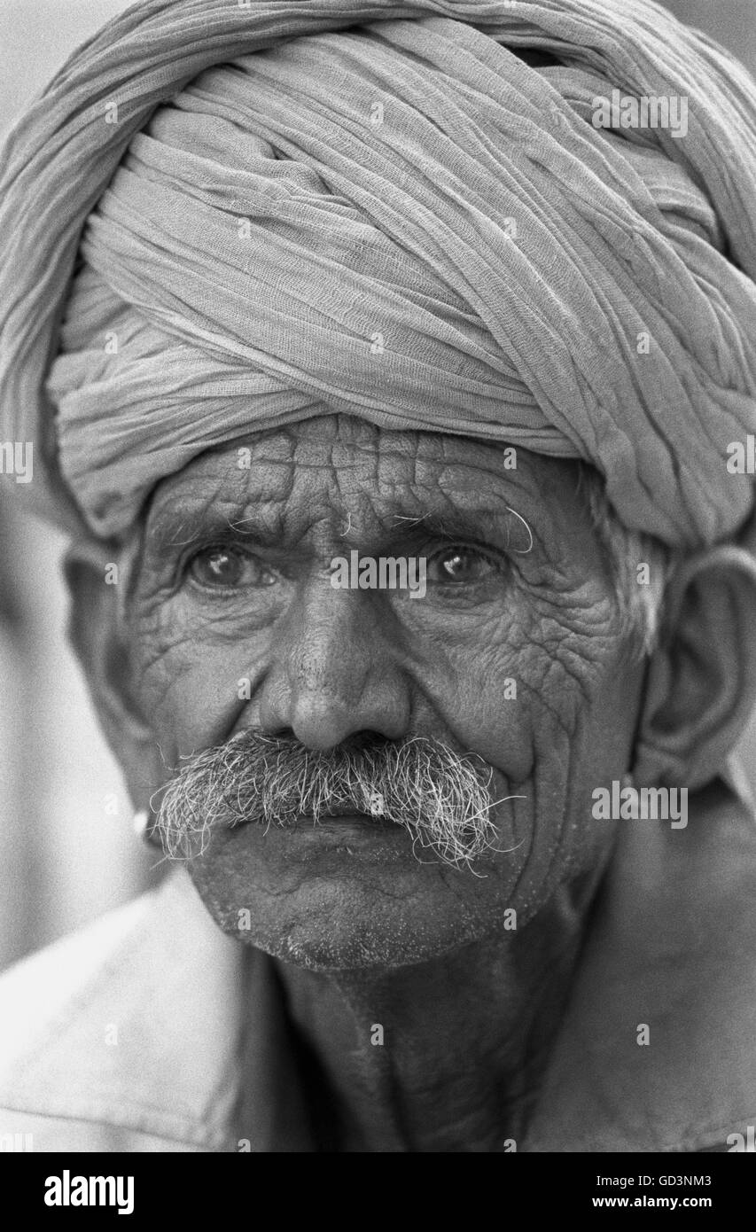 Portrait of an old man Stock Photo - Alamy