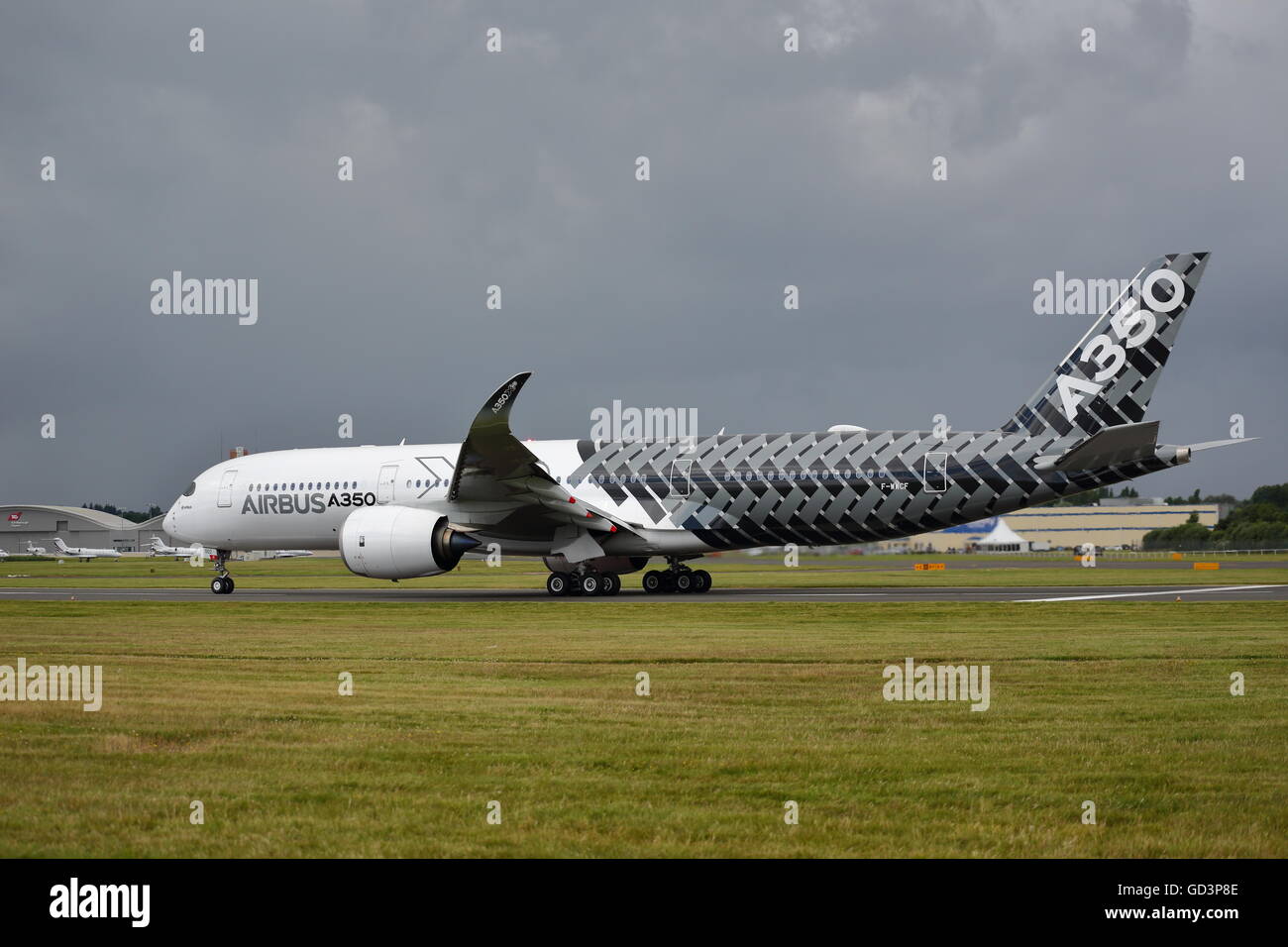 Airbus a350 xwb flying display hi-res stock photography and images - Alamy