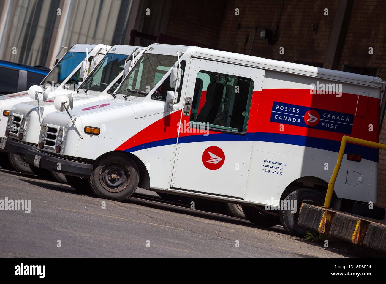 Canada post letter carrier hi-res stock photography and images - Alamy