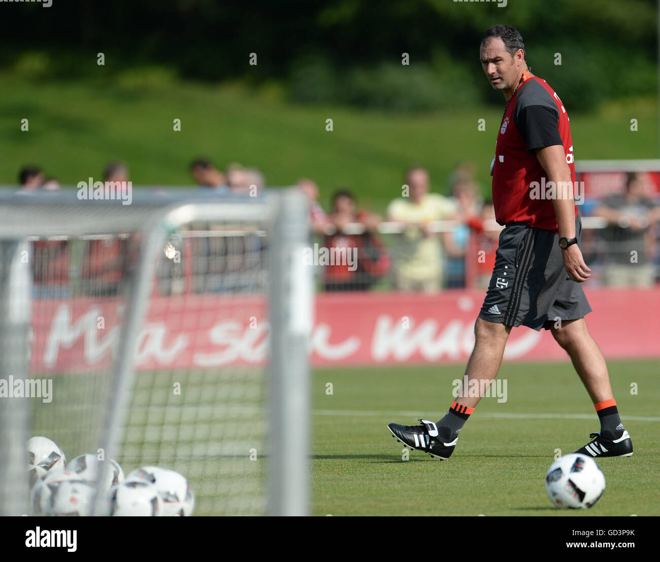 Trainer paul hi-res stock photography and images - Alamy