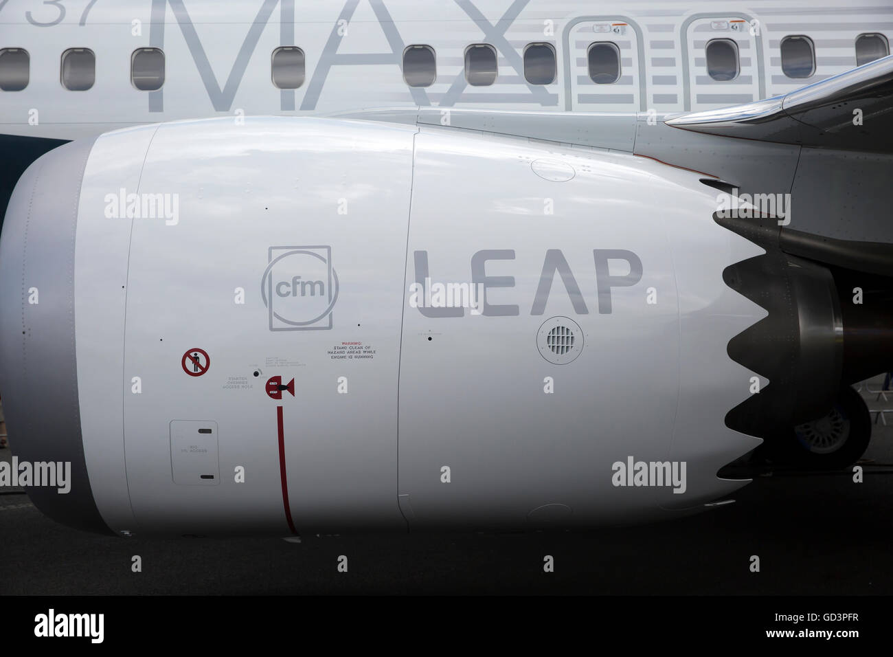 737 max stand hi-res stock photography and images - Alamy