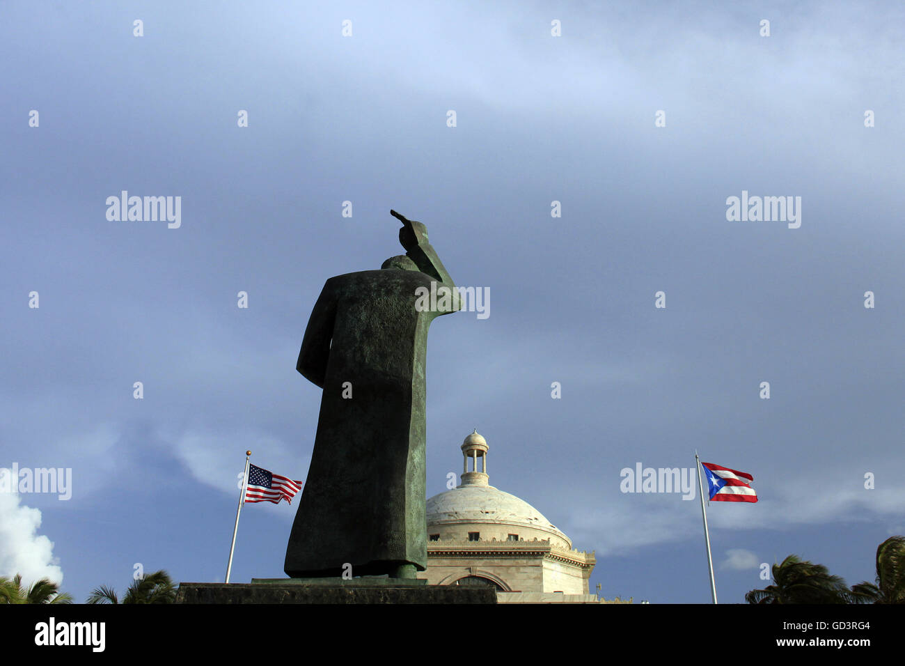 San Juan, Puerto Rico. 29th July, 2015. A bronze statue of San Juan ...