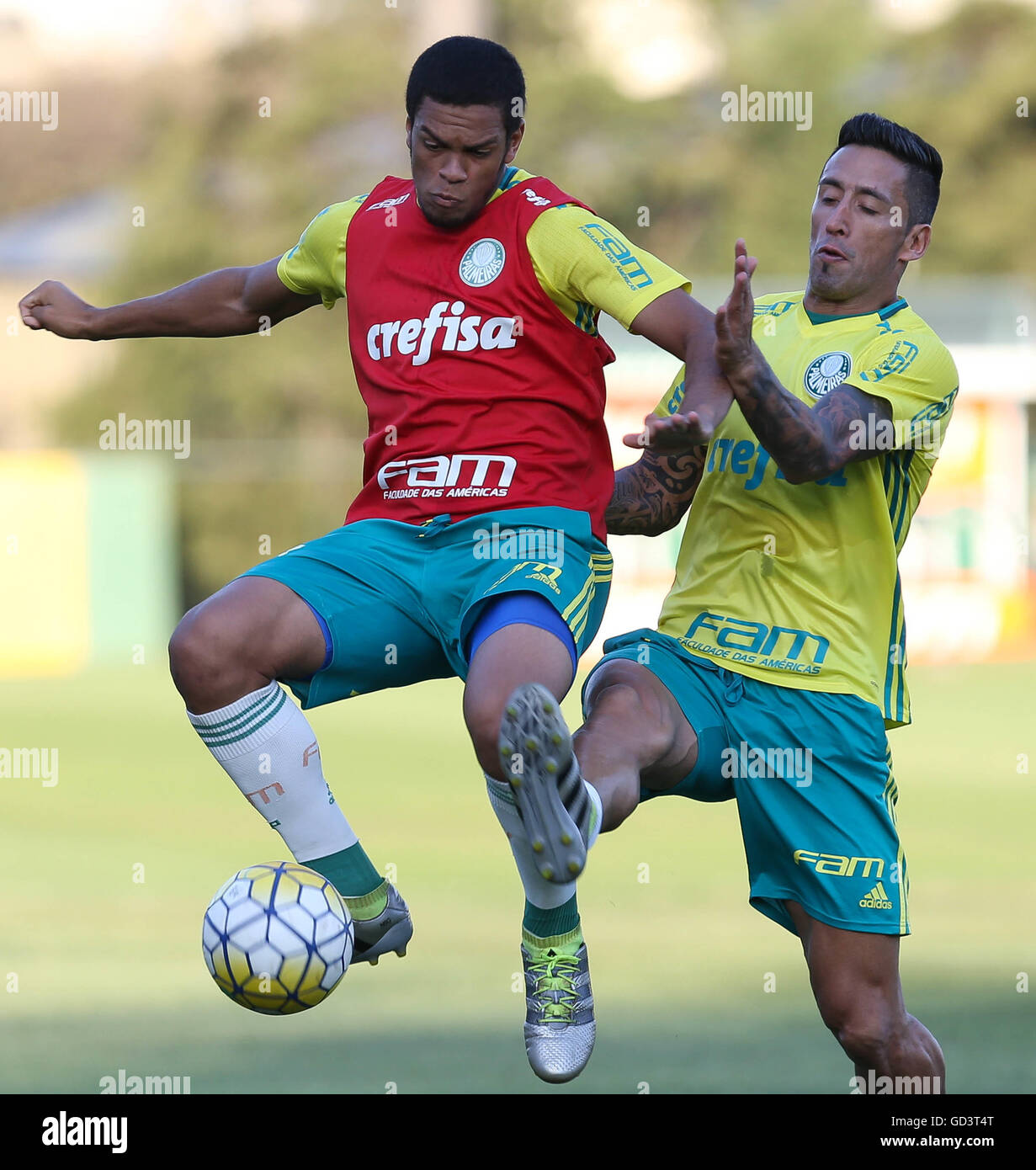 Sao Paulo, Brazil. 11th July, 2016. Players Augusto and Lucas Barrios ...