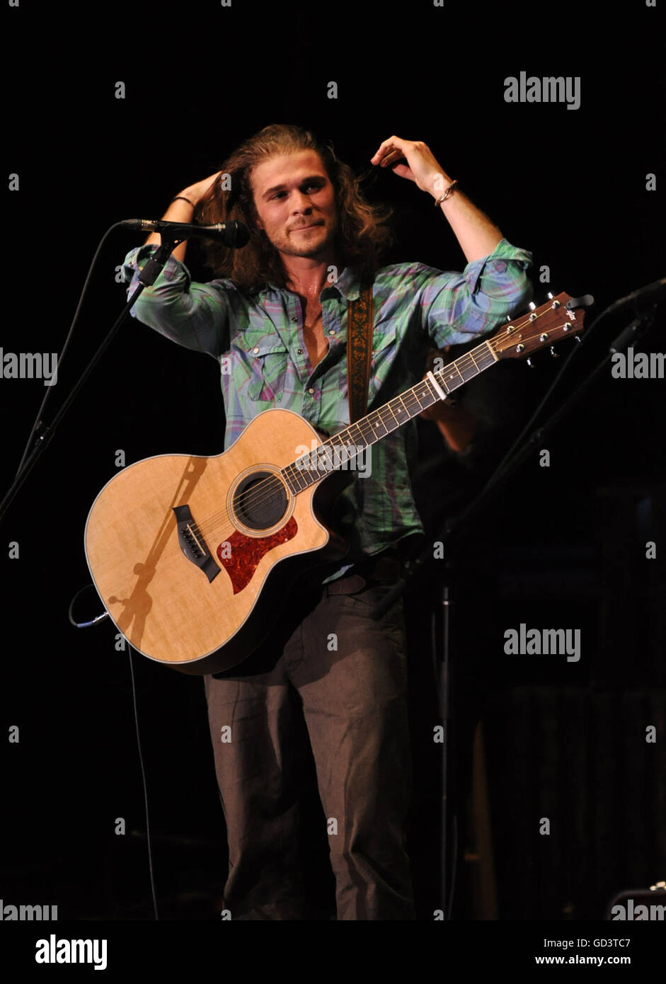 Emporia, Virginia, USA. 16th Apr, 2016. Singer MICHAEL DAVID HALL of ...