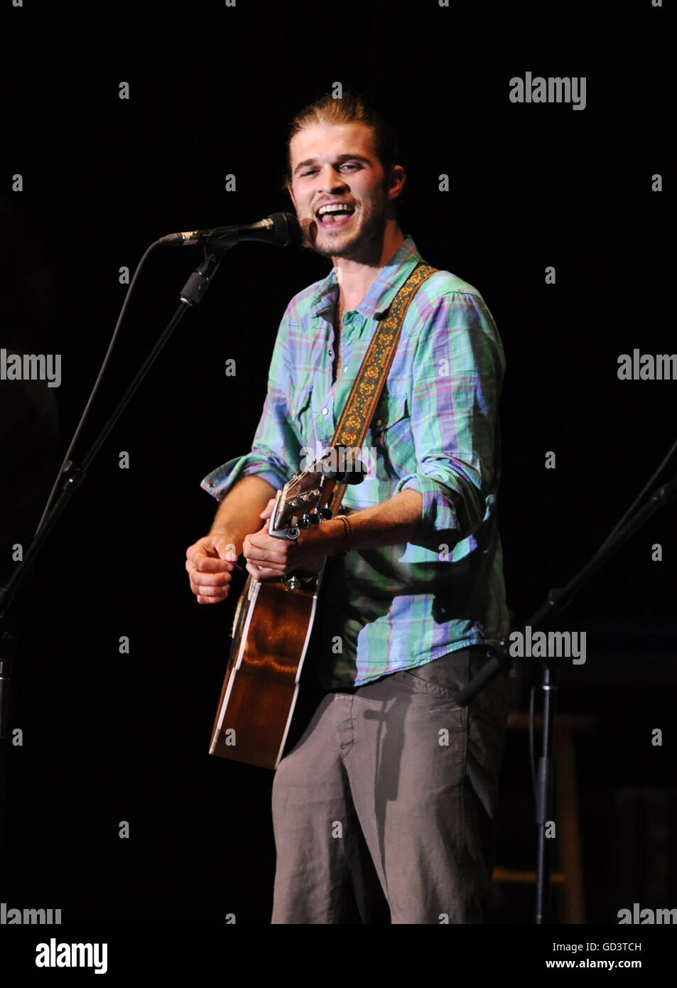 Emporia, Virginia, USA. 16th Apr, 2016. Singer MICHAEL DAVID HALL of ...