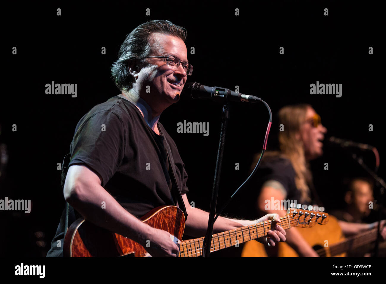Gordon gano of the violent femmes hi-res stock photography and images ...
